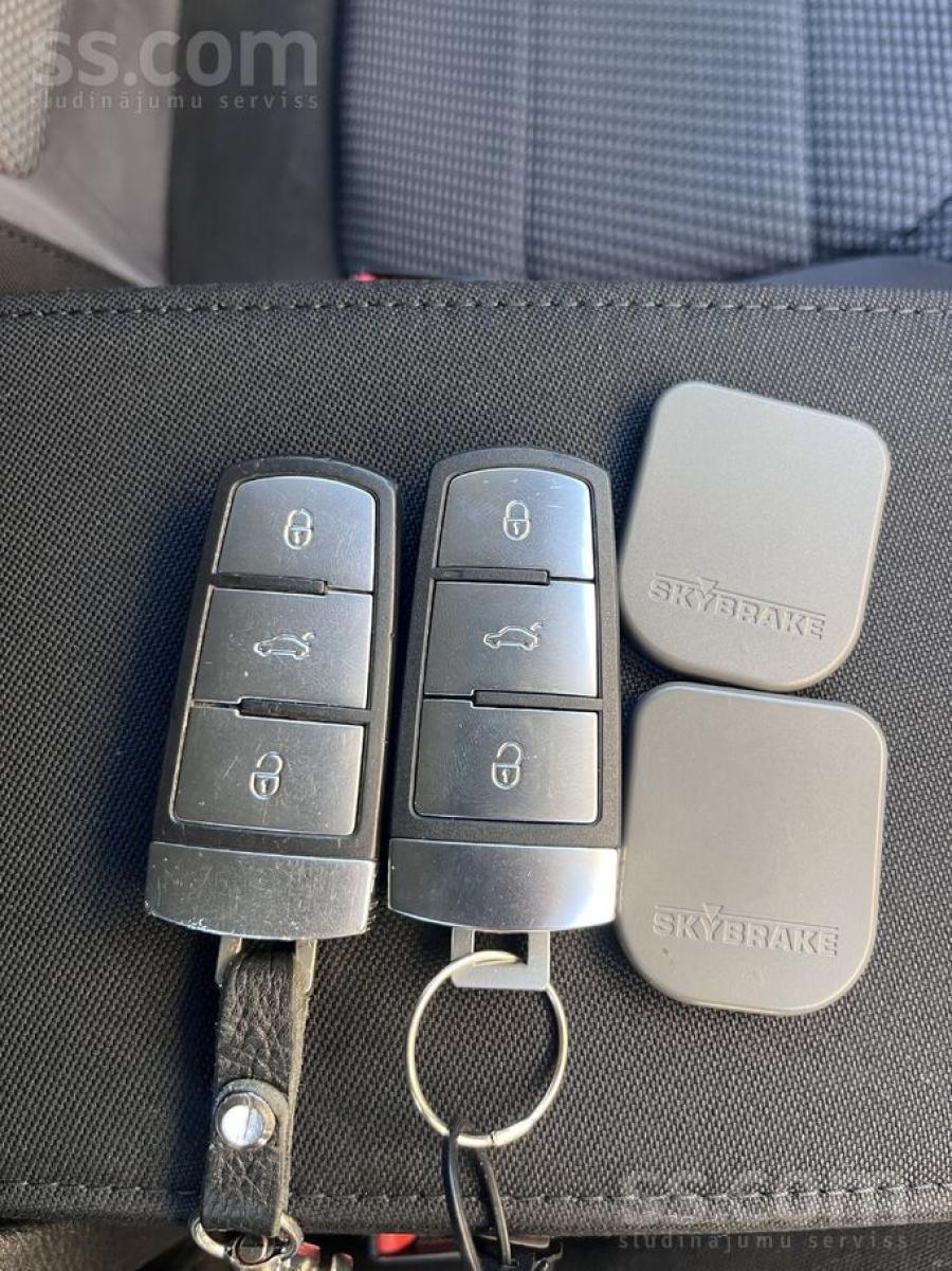 Brūns Volkswagen Passat Alltrack 2013 Valmiera, ar dzinēja tilpumu 2.00 L un nobraukumu 393 tūkst. km par 6950 €, foto 18 vietnē AUTOMOTO.COM.LV