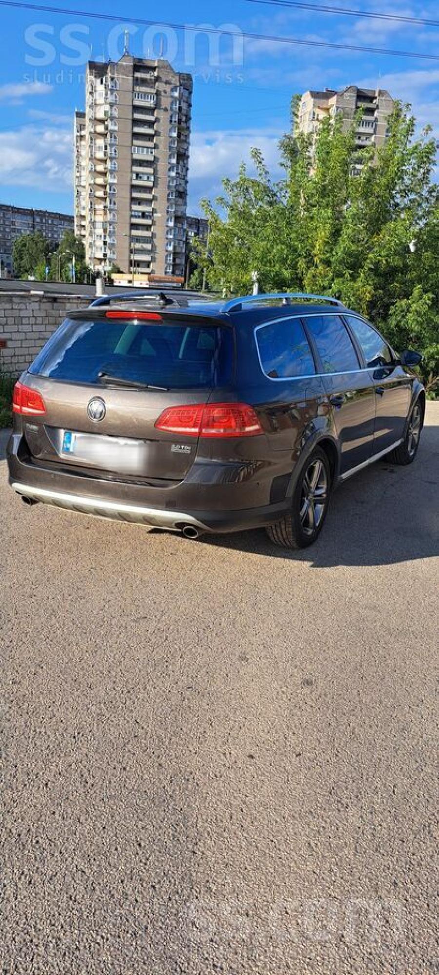 Brūns Volkswagen Passat Alltrack 2013 Rīga, ar dzinēja tilpumu 2.00 L un nobraukumu 338 tūkst. km par 8000 €, foto 3 vietnē AUTOMOTO.COM.LV