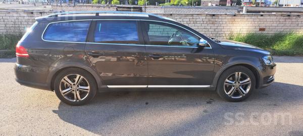 Brūns Volkswagen Passat Alltrack 2013 Rīga, ar dzinēja tilpumu 2.00 L un nobraukumu 338 tūkst. km par 8000 €, foto 4 vietnē AUTOMOTO.COM.LV