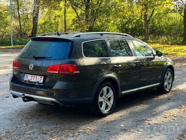 Brown Volkswagen Passat Alltrack 2013 in Riga, with an engine capacity of 2.00 L and mileage of 0 thousand km for 5999 €, photo 6 on AUTOMOTO.COM.LV
