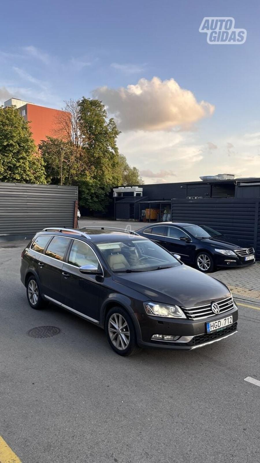 Brown Volkswagen Passat Alltrack 2014 in Klaipeda, with an engine capacity of 2.00 L and mileage of 420 thousand km for 5600 €, photo 4 on AUTOMOTO.COM.LV