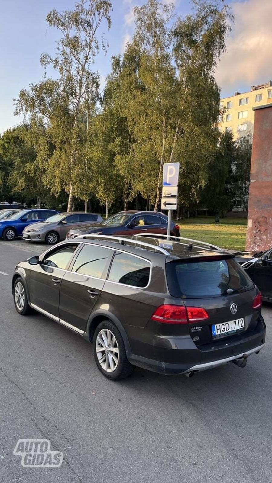 Brown Volkswagen Passat Alltrack 2014 in Klaipeda, with an engine capacity of 2.00 L and mileage of 420 thousand km for 5600 €, photo 7 on AUTOMOTO.COM.LV