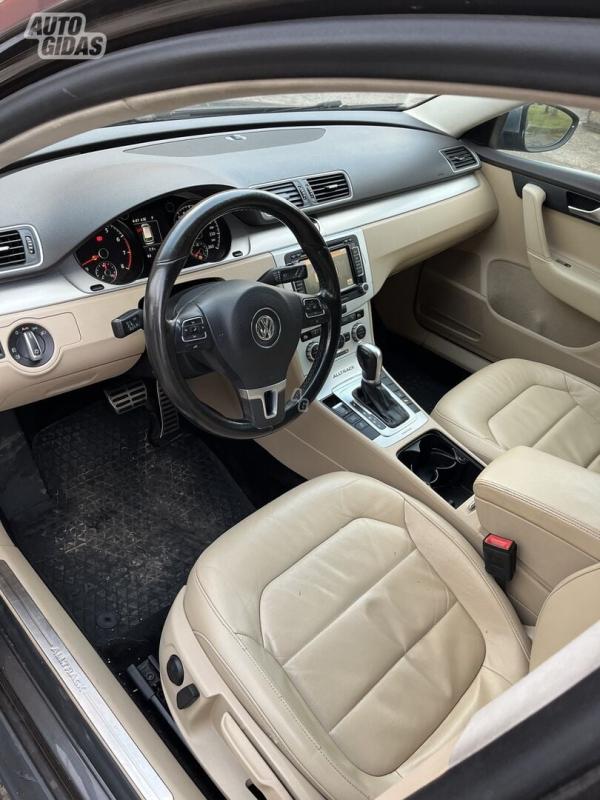 Brown Volkswagen Passat Alltrack 2014 in Klaipeda, with an engine capacity of 2.00 L and mileage of 420 thousand km for 5600 €, photo 7 on AUTOMOTO.COM.LV