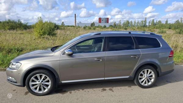 Brūns Volkswagen Passat Alltrack 2014 Telšiai, ar dzinēja tilpumu 2.00 L un nobraukumu 354 tūkst. km par 5800 €, foto 4 vietnē AUTOMOTO.COM.LV