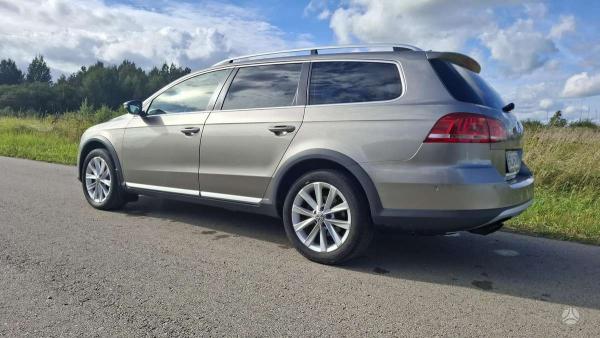Brūns Volkswagen Passat Alltrack 2014 Telšiai, ar dzinēja tilpumu 2.00 L un nobraukumu 354 tūkst. km par 5800 €, foto 5 vietnē AUTOMOTO.COM.LV
