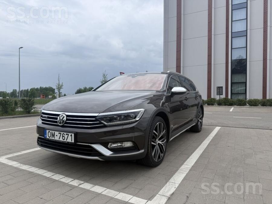 Brūns Volkswagen Passat Alltrack 2016 Rīga, ar dzinēja tilpumu 2.00 L un nobraukumu 300 tūkst. km par 14590 €, foto 1 vietnē AUTOMOTO.COM.LV