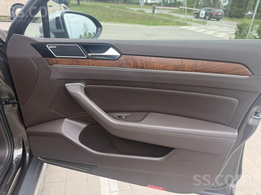 Brūns Volkswagen Passat Alltrack 2016 Rīga, ar dzinēja tilpumu 2.00 L un nobraukumu 300 tūkst. km par 14590 €, foto 19 vietnē AUTOMOTO.COM.LV
