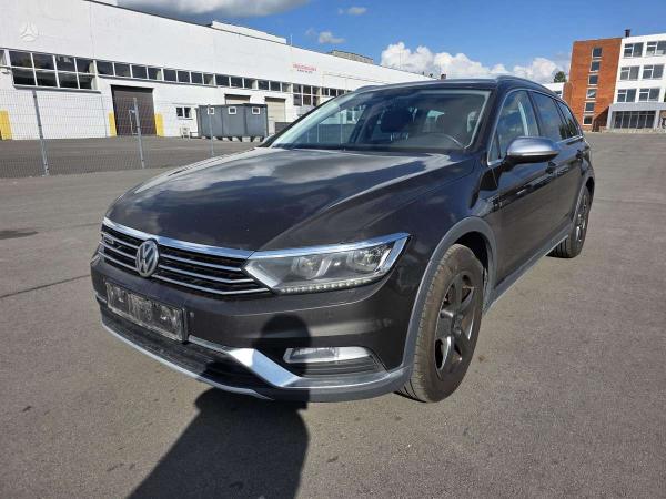 Brūns Volkswagen Passat Alltrack 2016 Marijampole, ar dzinēja tilpumu 2.00 L un nobraukumu 334 tūkst. km par 8800 €, foto 5 vietnē AUTOMOTO.COM.LV