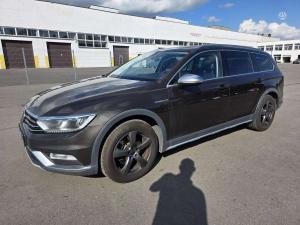 Brown Volkswagen Passat Alltrack 2016 in Marijampole, with an engine capacity of 2.00 L and mileage of 334 thousand km for 8800 €, photo 7 on AUTOMOTO.COM.LV