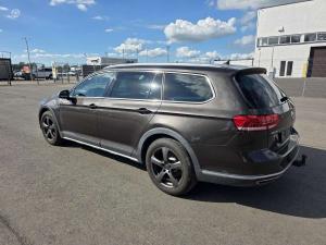 Brown Volkswagen Passat Alltrack 2016 in Marijampole, with an engine capacity of 2.00 L and mileage of 334 thousand km for 8800 €, photo 11 on AUTOMOTO.COM.LV