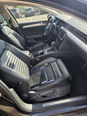 Brown Volkswagen Passat Alltrack 2016 in Marijampole, with an engine capacity of 2.00 L and mileage of 334 thousand km for 8800 €, photo 18 on AUTOMOTO.COM.LV