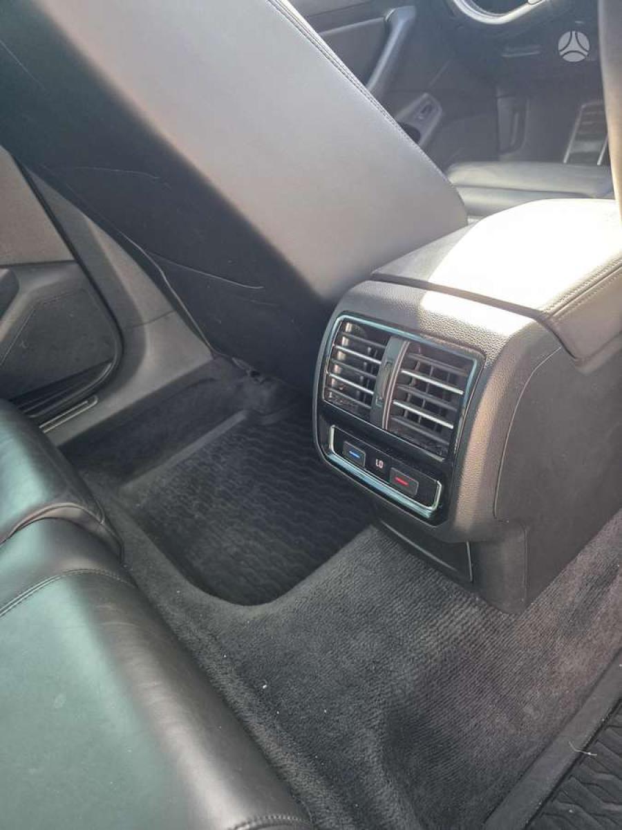 Brown Volkswagen Passat Alltrack 2016 in Marijampole, with an engine capacity of 2.00 L and mileage of 334 thousand km for 8800 €, photo 20 on AUTOMOTO.COM.LV