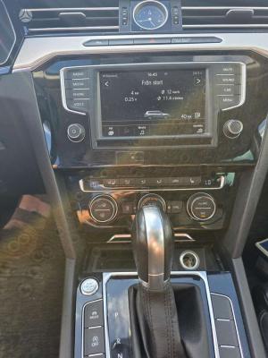 Brown Volkswagen Passat Alltrack 2016 in Marijampole, with an engine capacity of 2.00 L and mileage of 334 thousand km for 8800 €, photo 22 on AUTOMOTO.COM.LV