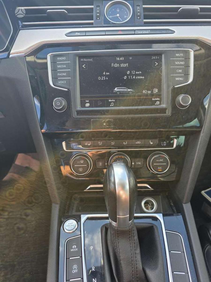 Brown Volkswagen Passat Alltrack 2016 in Marijampole, with an engine capacity of 2.00 L and mileage of 334 thousand km for 8800 €, photo 22 on AUTOMOTO.COM.LV
