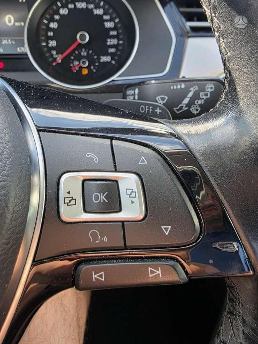 Brown Volkswagen Passat Alltrack 2016 in Marijampole, with an engine capacity of 2.00 L and mileage of 334 thousand km for 8800 €, photo 26 on AUTOMOTO.COM.LV