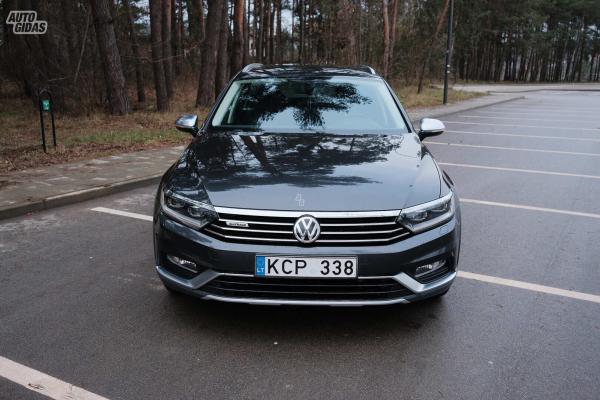 Brown Volkswagen Passat Alltrack 2017 in Kaunas, with an engine capacity of 2.00 L and mileage of 132 thousand km for 16600 €, photo 2 on AUTOMOTO.COM.LV