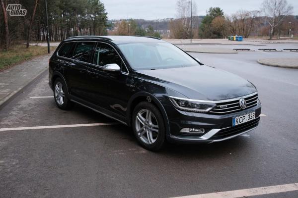 Brown Volkswagen Passat Alltrack 2017 in Kaunas, with an engine capacity of 2.00 L and mileage of 132 thousand km for 16600 €, photo 3 on AUTOMOTO.COM.LV