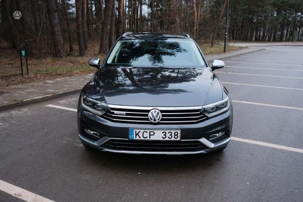 Brown Volkswagen Passat Alltrack 2017 in Kaunas, with an engine capacity of 1.97 L and mileage of 132 thousand km for 16600 €, photo 2 on AUTOMOTO.COM.LV