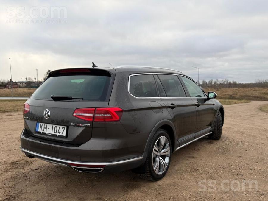 Brown Volkswagen Passat Alltrack 2017 in Daugavpils, with an engine capacity of 2.00 L and mileage of 105 thousand km for 20950 €, photo 5 on AUTOMOTO.COM.LV