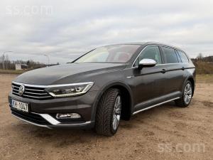 Brown Volkswagen Passat Alltrack 2017 in Daugavpils, with an engine capacity of 2.00 L and mileage of 105 thousand km for 20950 €, photo 9 on AUTOMOTO.COM.LV