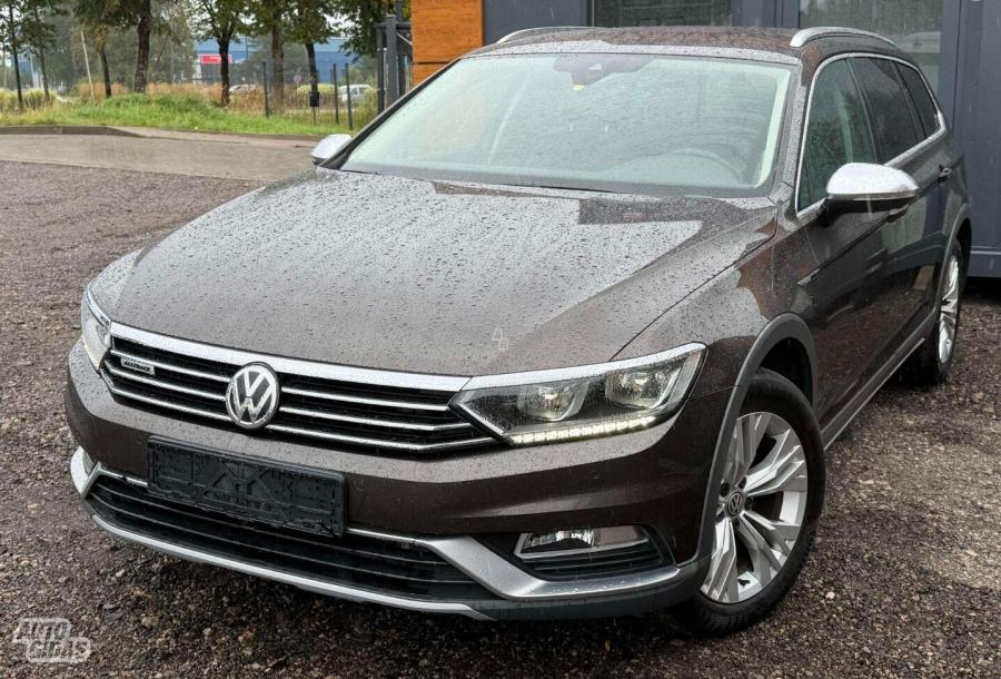 Brūns Volkswagen Passat Alltrack 2018 Kauņa, ar dzinēja tilpumu 2.00 L un nobraukumu 180 tūkst. km par 14950 €, foto 1 vietnē AUTOMOTO.COM.LV