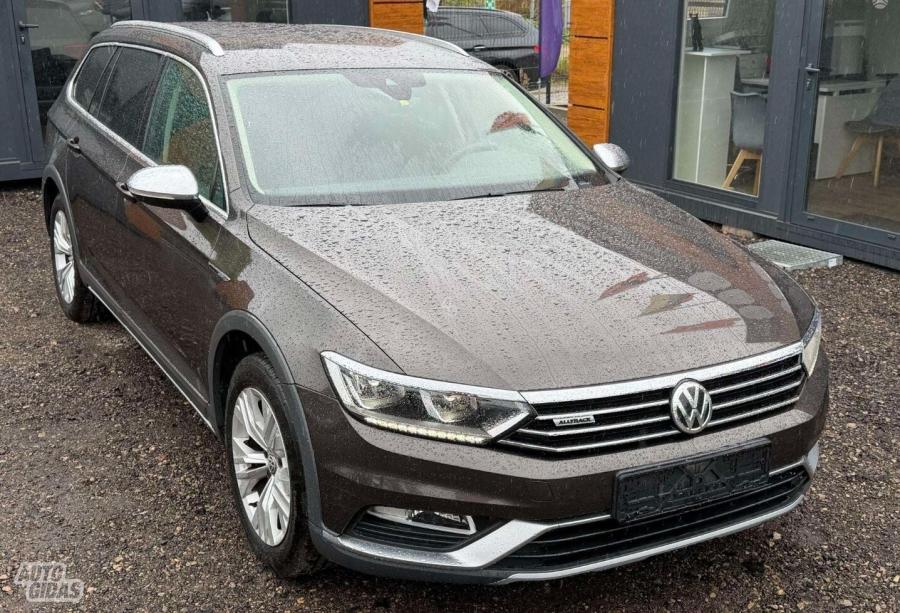 Brūns Volkswagen Passat Alltrack 2018 Kauņa, ar dzinēja tilpumu 2.00 L un nobraukumu 180 tūkst. km par 14950 €, foto 3 vietnē AUTOMOTO.COM.LV