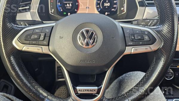 Volkswagen Passat Alltrack 2019 in Riga on AUTOMOTO.COM.LV Brown Volkswagen Passat Alltrack 2019 in Riga, with an engine capacity of 2.00 L and mileage of 193 thousand km for 16950 €, photo 11 on AUTOMOTO.COM.LV