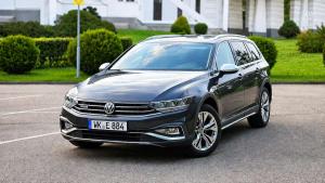 Brown Volkswagen Passat Alltrack 2020 in Elektrenai, with an engine capacity of 1.97 L and mileage of 196 thousand km for 19300 €, photo  on AUTOMOTO.COM.LV