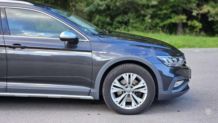 Brūns Volkswagen Passat Alltrack 2020 Elektrėnai, ar dzinēja tilpumu 1.97 L un nobraukumu 196 tūkst. km par 19300 €, foto 11 vietnē AUTOMOTO.COM.LV