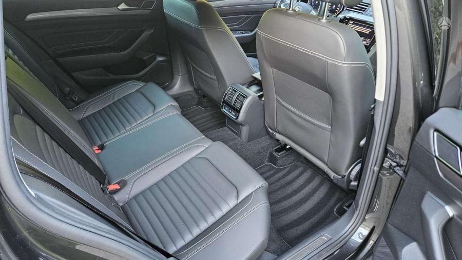 Brūns Volkswagen Passat Alltrack 2020 Elektrėnai, ar dzinēja tilpumu 1.97 L un nobraukumu 196 tūkst. km par 19300 €, foto 22 vietnē AUTOMOTO.COM.LV
