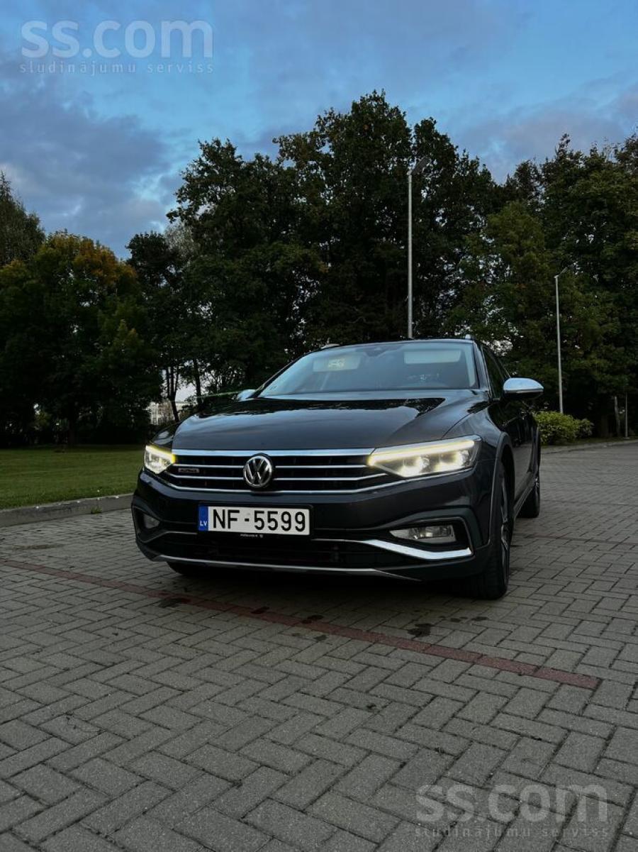 Brown Volkswagen Passat Alltrack 2020 in Riga, with an engine capacity of 2.00 L and mileage of 210 thousand km for 17000 €, photo 1 on AUTOMOTO.COM.LV