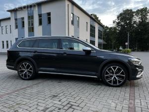 Brown Volkswagen Passat Alltrack 2020 in Riga, with an engine capacity of 2.00 L and mileage of 210 thousand km for 17000 €, photo 4 on AUTOMOTO.COM.LV
