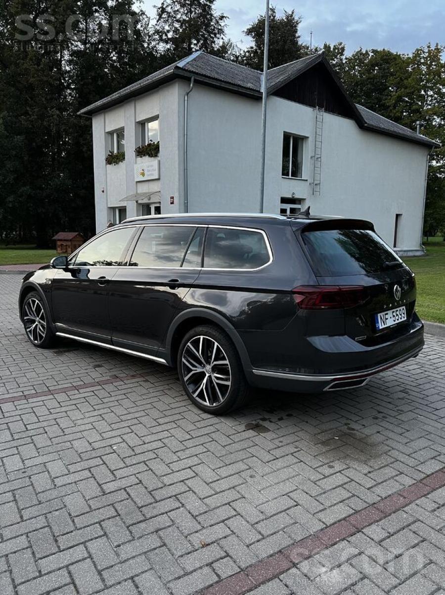 Brown Volkswagen Passat Alltrack 2020 in Riga, with an engine capacity of 2.00 L and mileage of 210 thousand km for 17000 €, photo 5 on AUTOMOTO.COM.LV