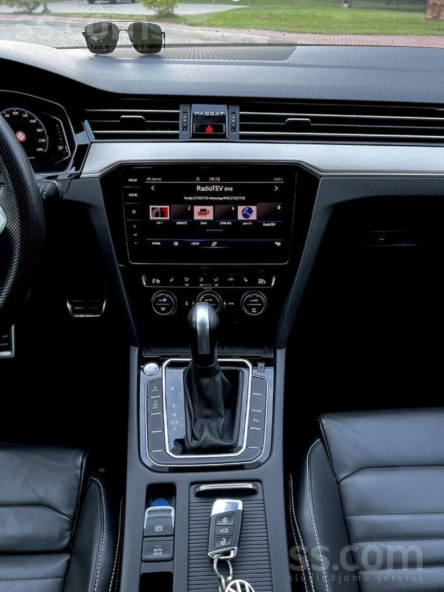 Brown Volkswagen Passat Alltrack 2020 in Riga, with an engine capacity of 2.00 L and mileage of 210 thousand km for 17000 €, photo 8 on AUTOMOTO.COM.LV