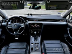 Brown Volkswagen Passat Alltrack 2020 in Riga, with an engine capacity of 2.00 L and mileage of 210 thousand km for 17000 €, photo 10 on AUTOMOTO.COM.LV