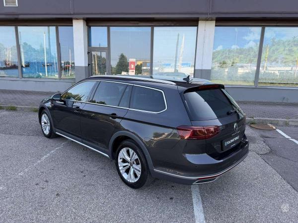 Brūns Volkswagen Passat Alltrack 2022 Viļņa, ar dzinēja tilpumu 2.00 L un nobraukumu 190 tūkst. km par 21450 €, foto 6 vietnē AUTOMOTO.COM.LV