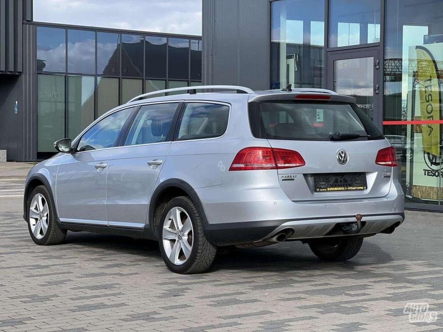 Pelēks Volkswagen Passat Alltrack 2013 Šauļi, ar dzinēja tilpumu 2.00 L un nobraukumu 251 tūkst. km par 7900 €, foto 8 vietnē AUTOMOTO.COM.LV