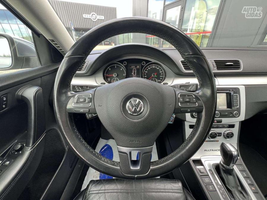 Pelēks Volkswagen Passat Alltrack 2013 Šauļi, ar dzinēja tilpumu 2.00 L un nobraukumu 251 tūkst. km par 7900 €, foto 15 vietnē AUTOMOTO.COM.LV