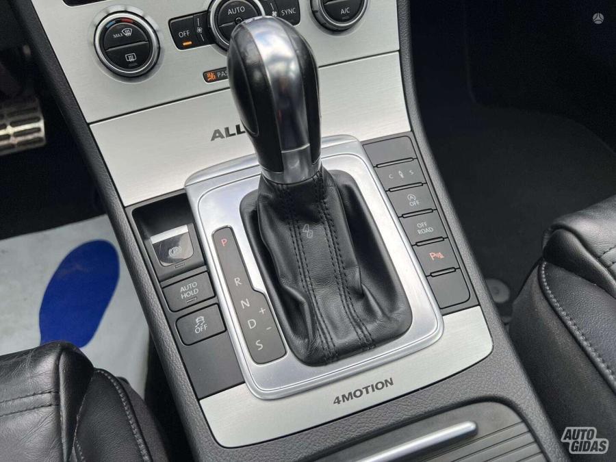 Pelēks Volkswagen Passat Alltrack 2013 Šauļi, ar dzinēja tilpumu 2.00 L un nobraukumu 251 tūkst. km par 7900 €, foto 19 vietnē AUTOMOTO.COM.LV