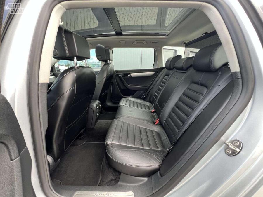 Pelēks Volkswagen Passat Alltrack 2013 Šauļi, ar dzinēja tilpumu 2.00 L un nobraukumu 251 tūkst. km par 7900 €, foto 20 vietnē AUTOMOTO.COM.LV