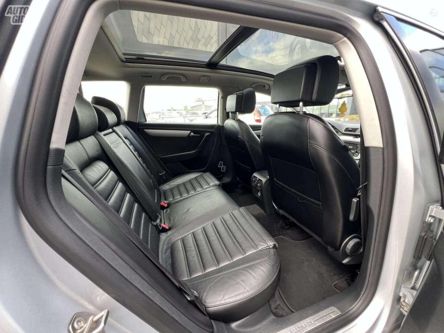 Pelēks Volkswagen Passat Alltrack 2013 Šauļi, ar dzinēja tilpumu 2.00 L un nobraukumu 251 tūkst. km par 7900 €, foto 21 vietnē AUTOMOTO.COM.LV