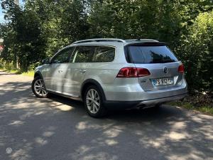 Pelēks Volkswagen Passat Alltrack 2014 Viļņa, ar dzinēja tilpumu 1.97 L un nobraukumu 220 tūkst. km par 6450 €, foto 3 vietnē AUTOMOTO.COM.LV