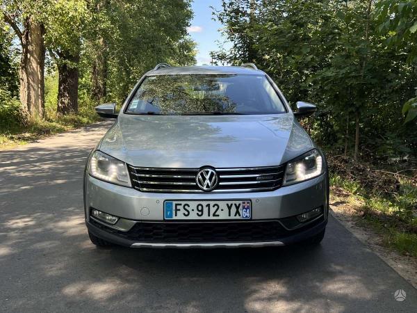 Grey Volkswagen Passat Alltrack 2014 in Vilnius, with an engine capacity of 1.97 L and mileage of 220 thousand km for 6450 €, photo 8 on AUTOMOTO.COM.LV