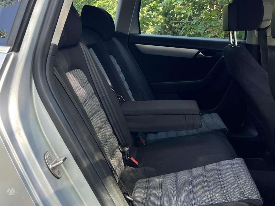 Pelēks Volkswagen Passat Alltrack 2014 Viļņa, ar dzinēja tilpumu 1.97 L un nobraukumu 220 tūkst. km par 6450 €, foto 12 vietnē AUTOMOTO.COM.LV