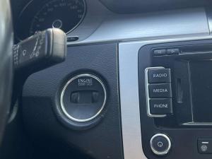 Pelēks Volkswagen Passat Alltrack 2014 Viļņa, ar dzinēja tilpumu 1.97 L un nobraukumu 220 tūkst. km par 6450 €, foto 21 vietnē AUTOMOTO.COM.LV