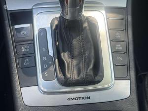 Pelēks Volkswagen Passat Alltrack 2014 Viļņa, ar dzinēja tilpumu 1.97 L un nobraukumu 220 tūkst. km par 6450 €, foto 23 vietnē AUTOMOTO.COM.LV