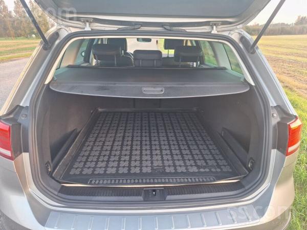 Pelēks Volkswagen Passat Alltrack 2016 Rīga, ar dzinēja tilpumu 2.00 L un nobraukumu 192 tūkst. km par 14000 €, foto 5 vietnē AUTOMOTO.COM.LV