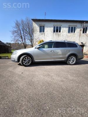 Pelēks Volkswagen Passat Alltrack 2012 Jelgava, ar dzinēja tilpumu 2.00 L un nobraukumu 325 tūkst. km par 6750 €, foto 2 vietnē AUTOMOTO.COM.LV