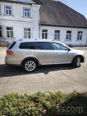 Pelēks Volkswagen Passat Alltrack 2012 Jelgava, ar dzinēja tilpumu 2.00 L un nobraukumu 325 tūkst. km par 6750 €, foto 4 vietnē AUTOMOTO.COM.LV