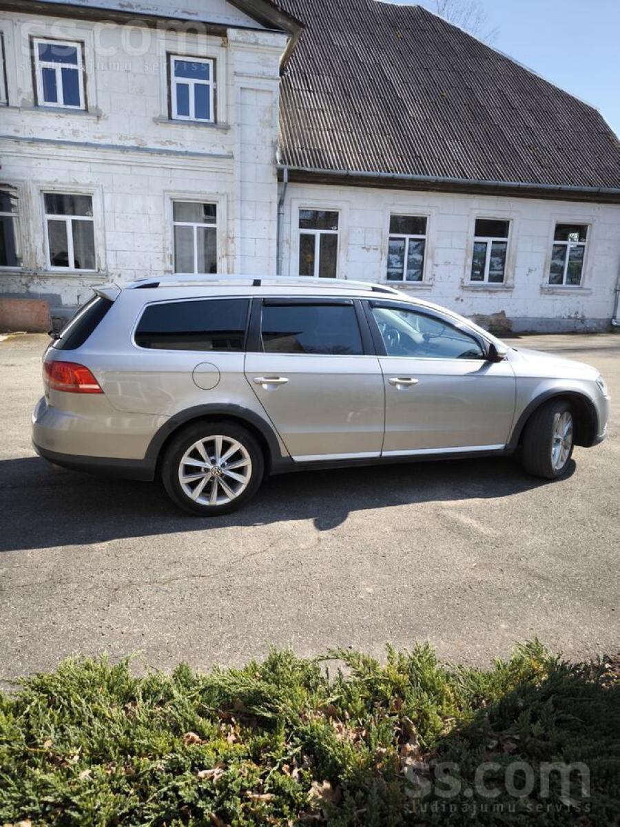 Pelēks Volkswagen Passat Alltrack 2012 Jelgava, ar dzinēja tilpumu 2.00 L un nobraukumu 325 tūkst. km par 6750 €, foto 4 vietnē AUTOMOTO.COM.LV